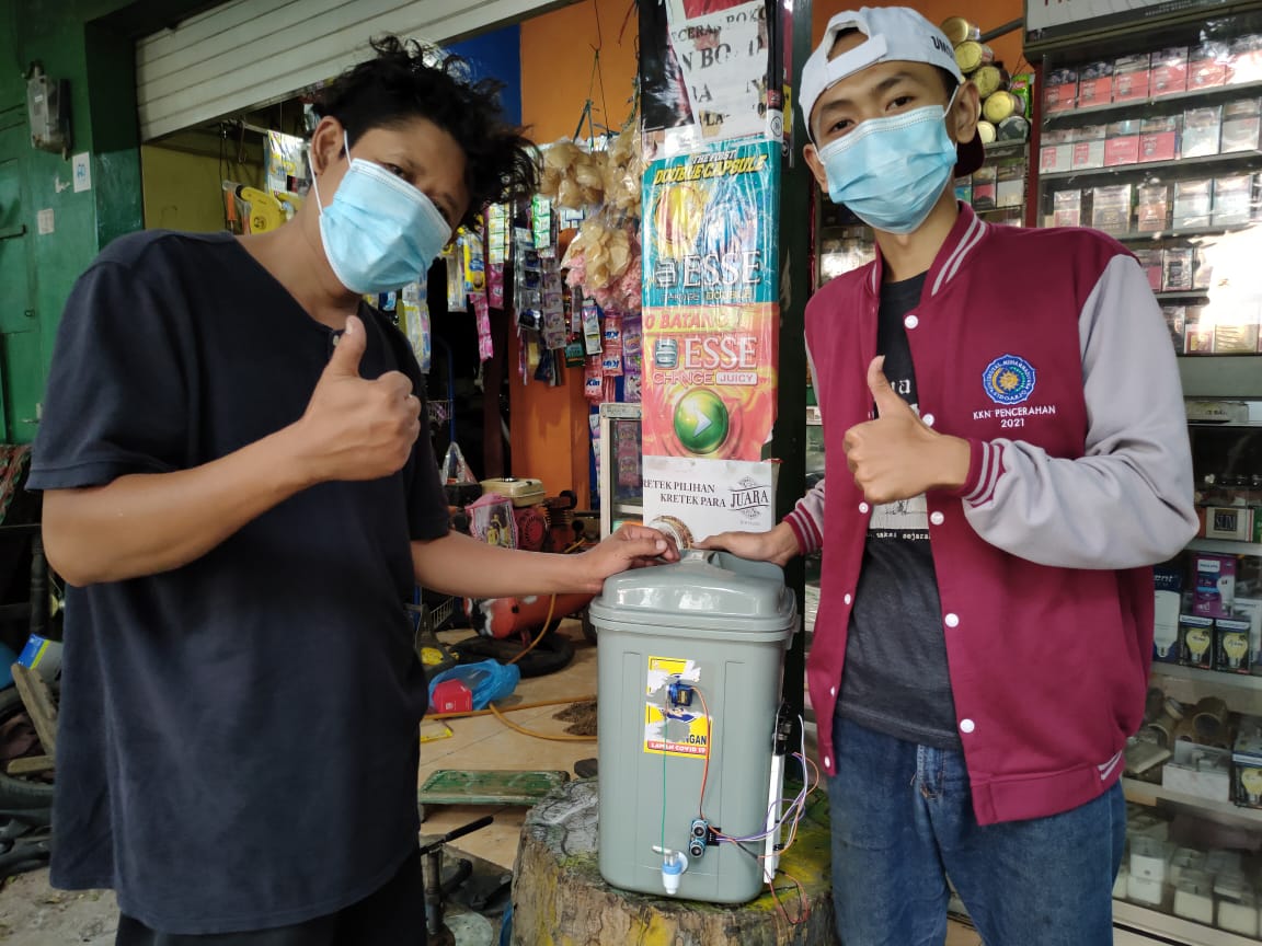 Mahasiswa KKN UMSIDA Ciptakan Alat Cuci Tangan Otomatis di Desa ...