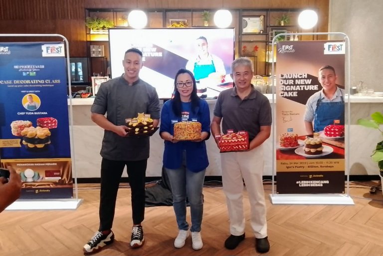 Signature Cakes Visualisasikan Layanan 3 Paket Terbaru First Media ...